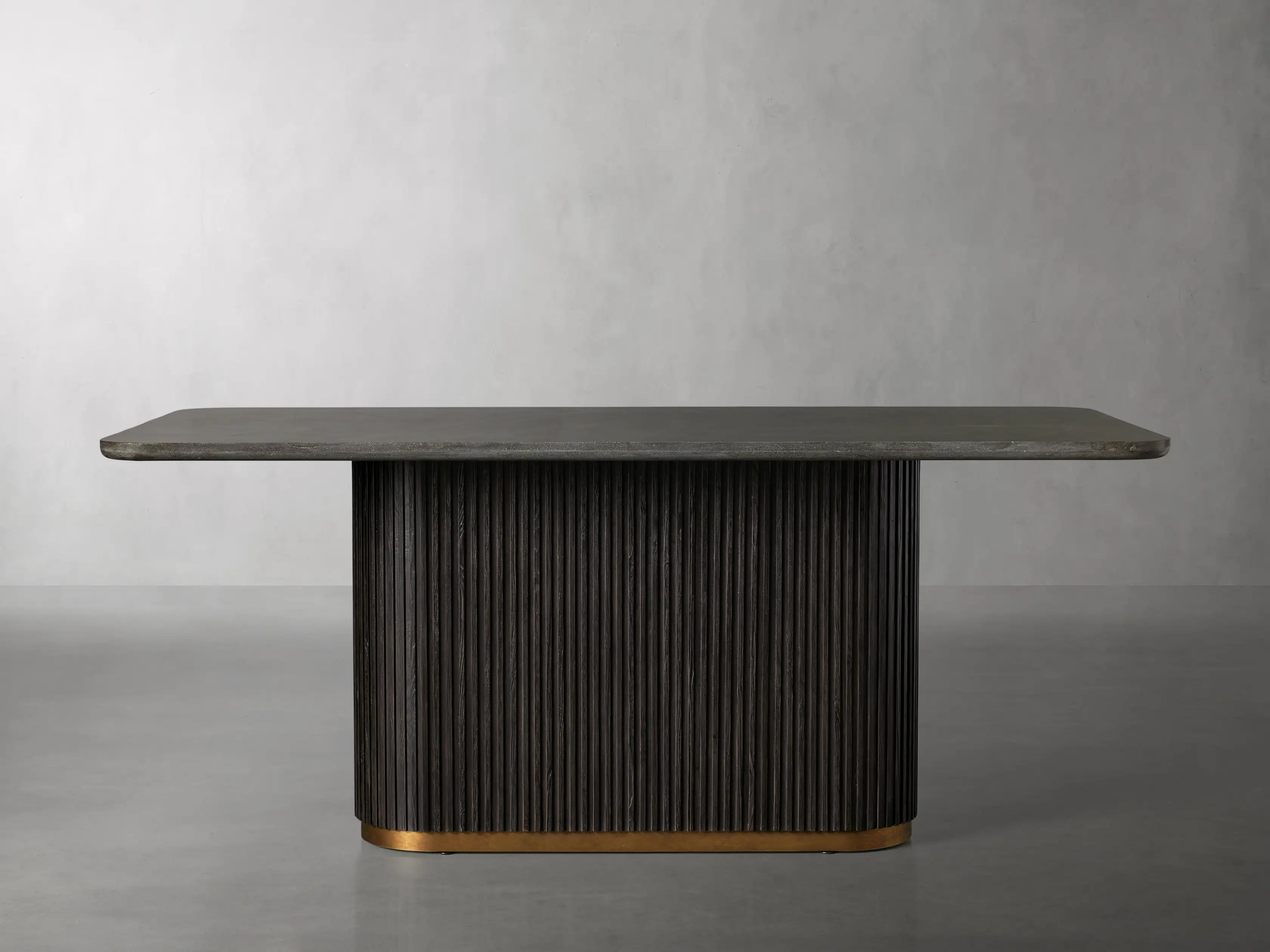 Fimley Dining Table – Doublelighting